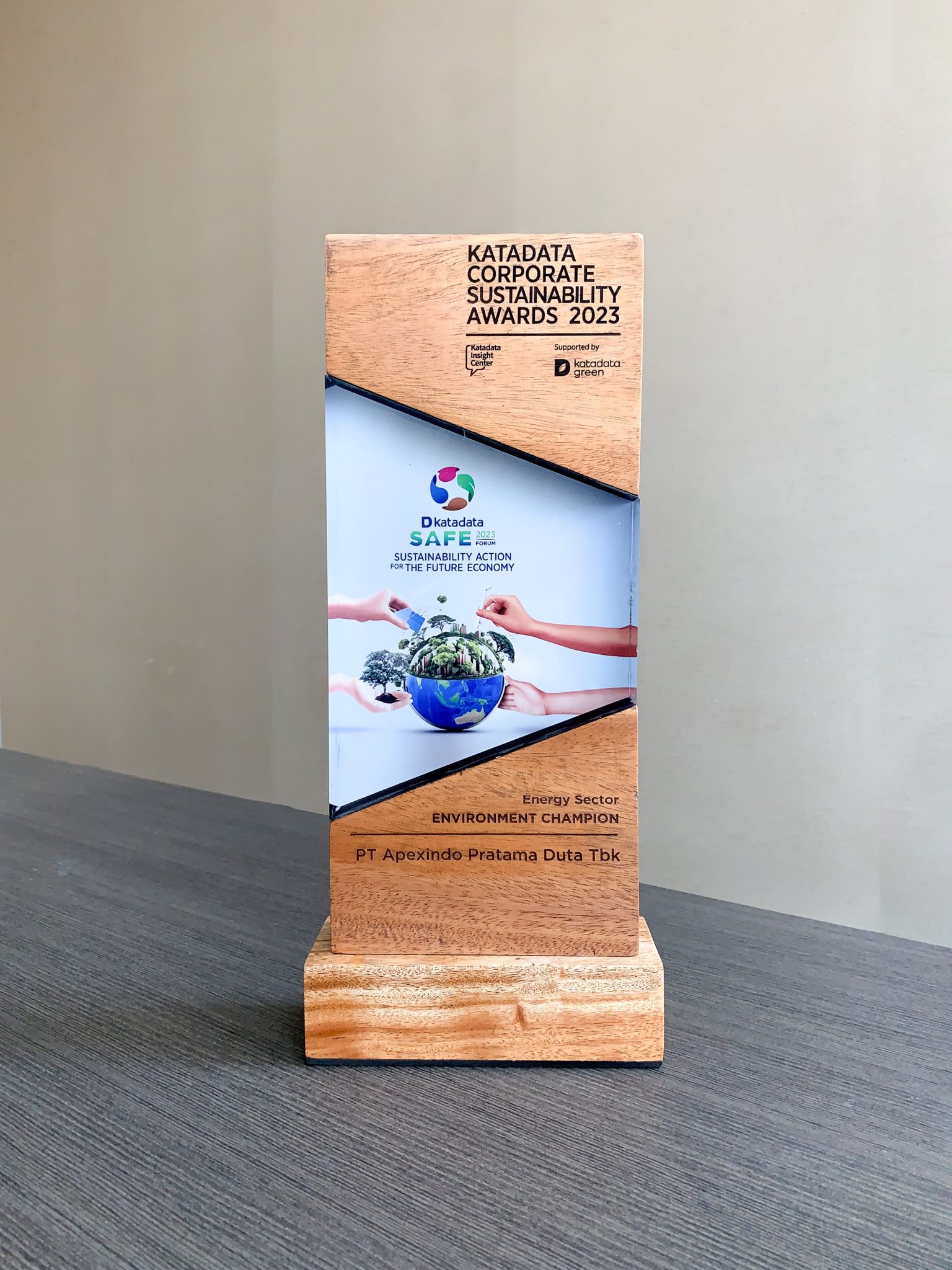 Apexindo Received form Katadata Awards as Environment Champion in ...